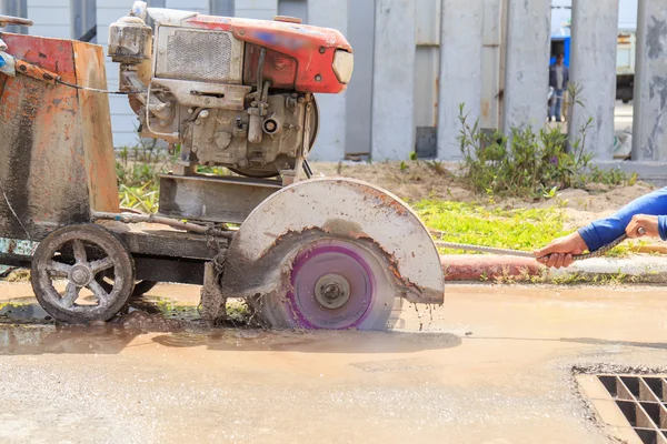 Asphalt cutting Pictures, Asphalt cutting Stock Photos & Images ...