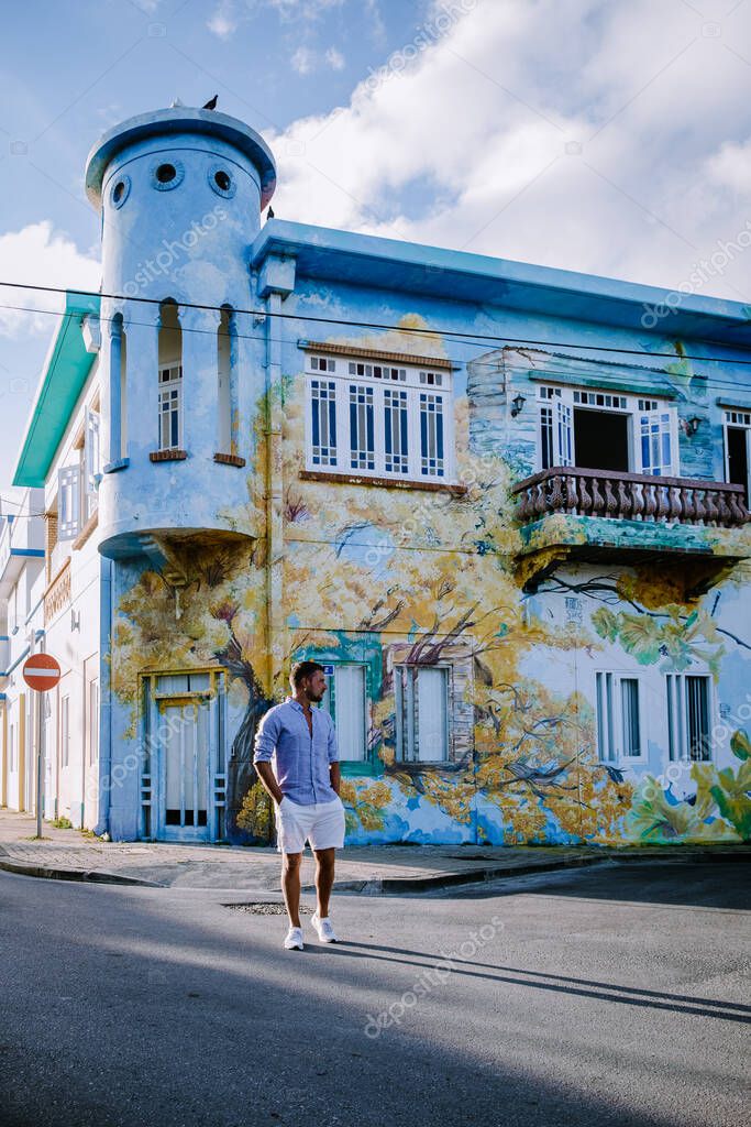 Curazao Willemstad Scharloo, Punda, Otrobanda, Pietermaai collorfull street art at the old ...