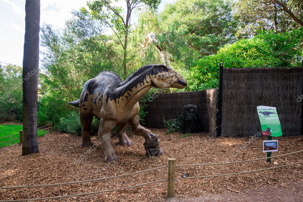 Edmontosaurus display model in Perth Zoo – Stock Editorial Photo ...