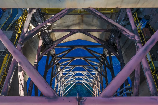 Rig legs Stock Photos, Royalty Free Rig legs Images | Depositphotos