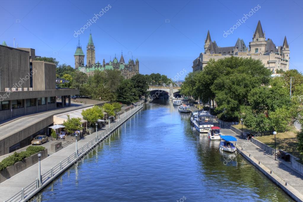 The historic Rideau Canal, Ottawa, Canada Stock Photo by ©hstiver 82926946