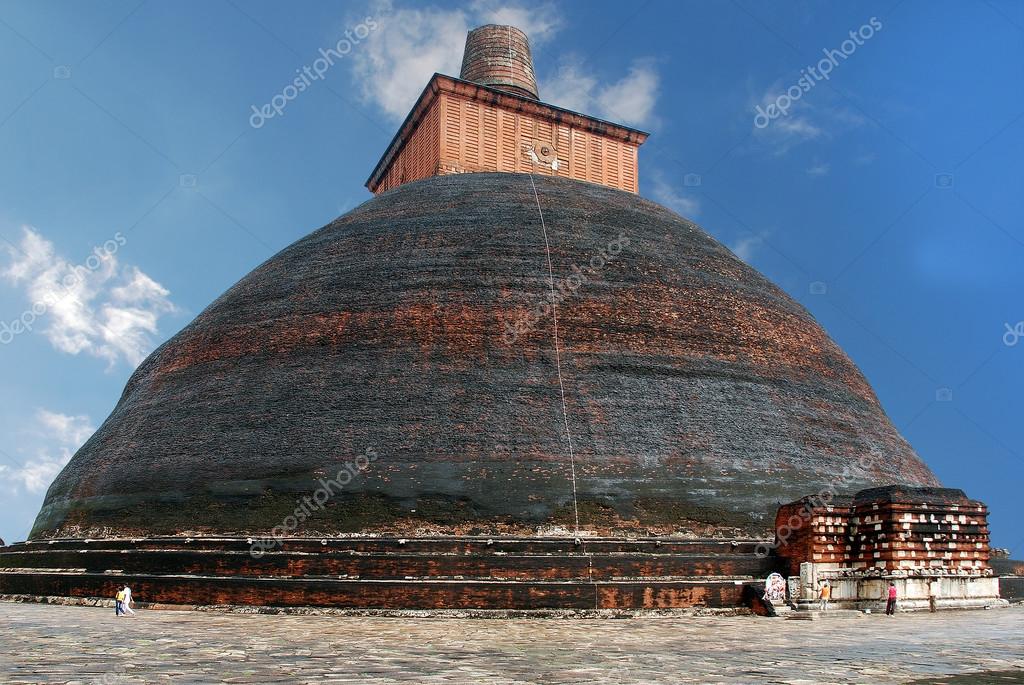 The world's largest sacred stupa of red brick Jethawanaramaya Dagoba in ...