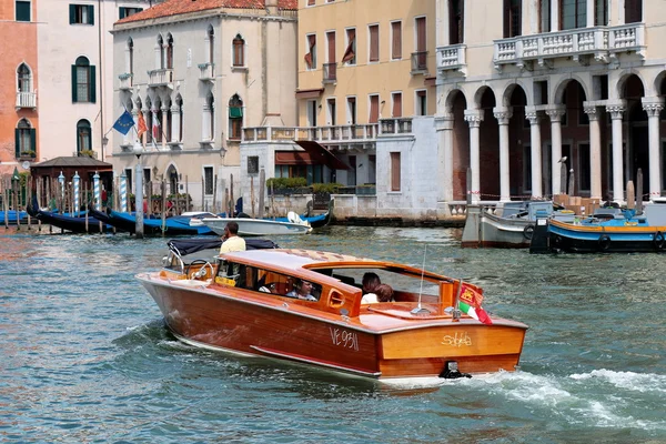 Water Taxi in Venice, Italy – Stock Editorial Photo © johnnydevil #6605285