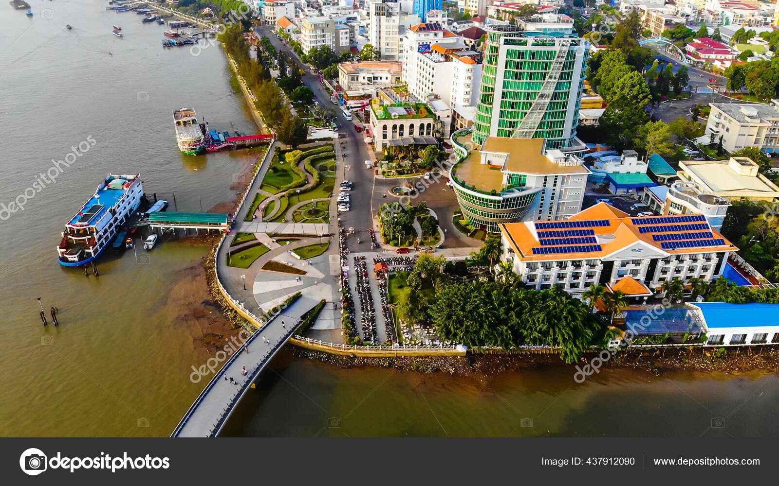 Top View Aerial View Love Bridge Ninh Kieu Quay Downtown Stock Photo by ©CravenA 437912090