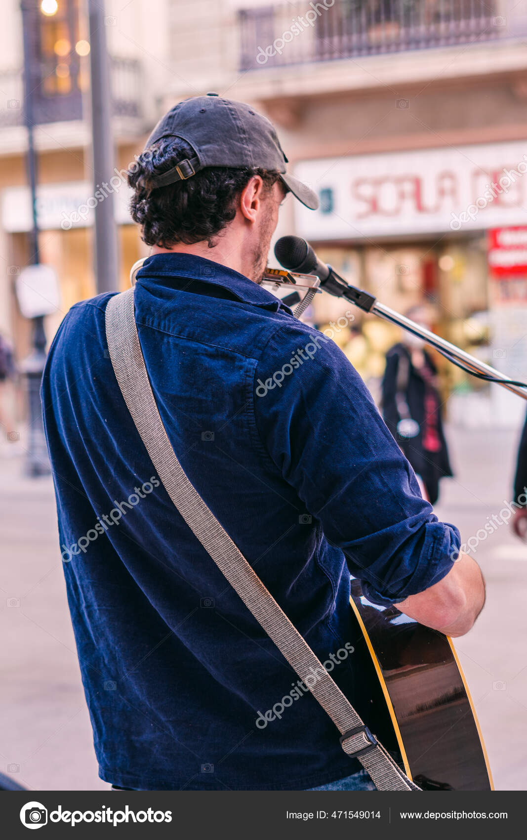 Barcelona Spain April 2021 Busker Barcelona Playing Guitar His Back — Stock Editorial Photo ...