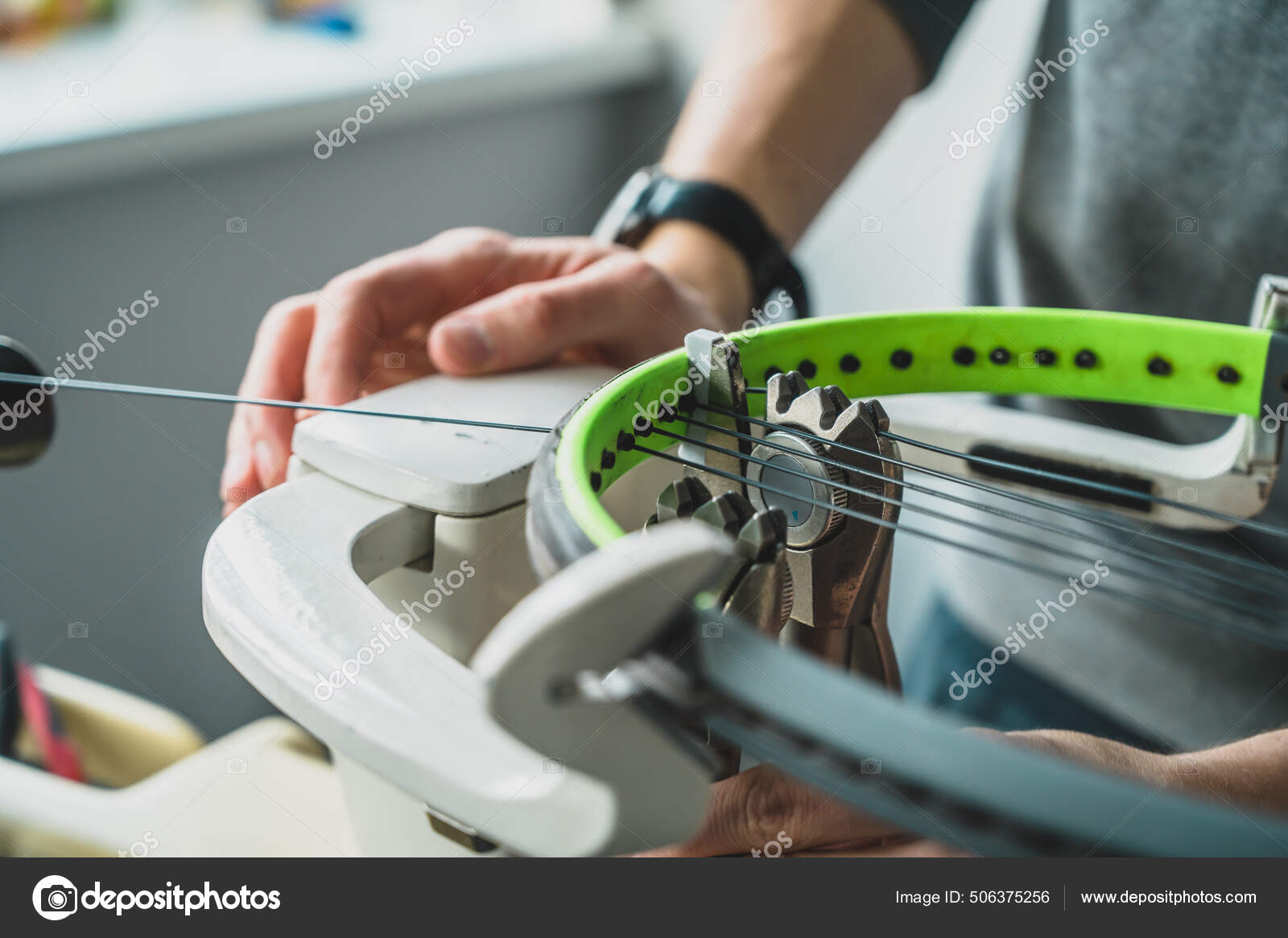 Close Tennis Racket Electronic Stringing Machine Process Replacement ...