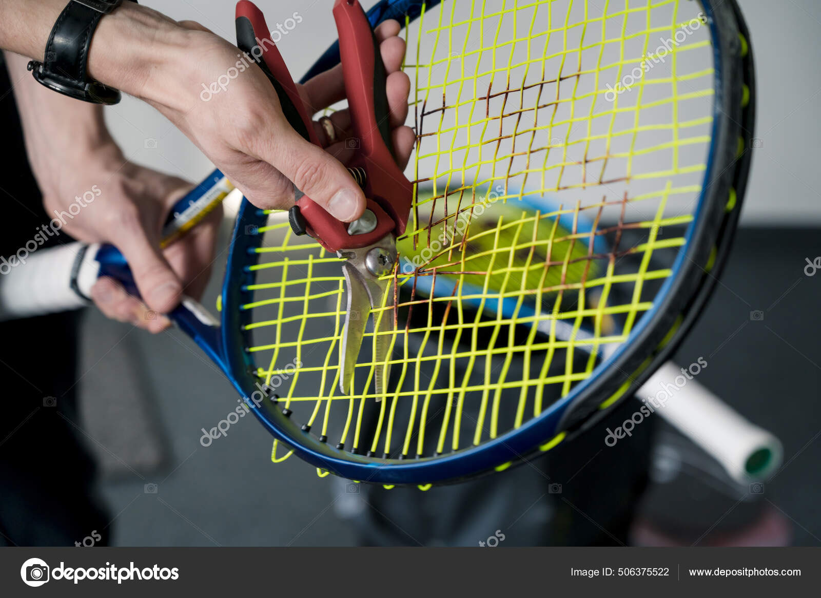 Stringer Cuts Strings Tennis Racket Preparation String Replacement ...
