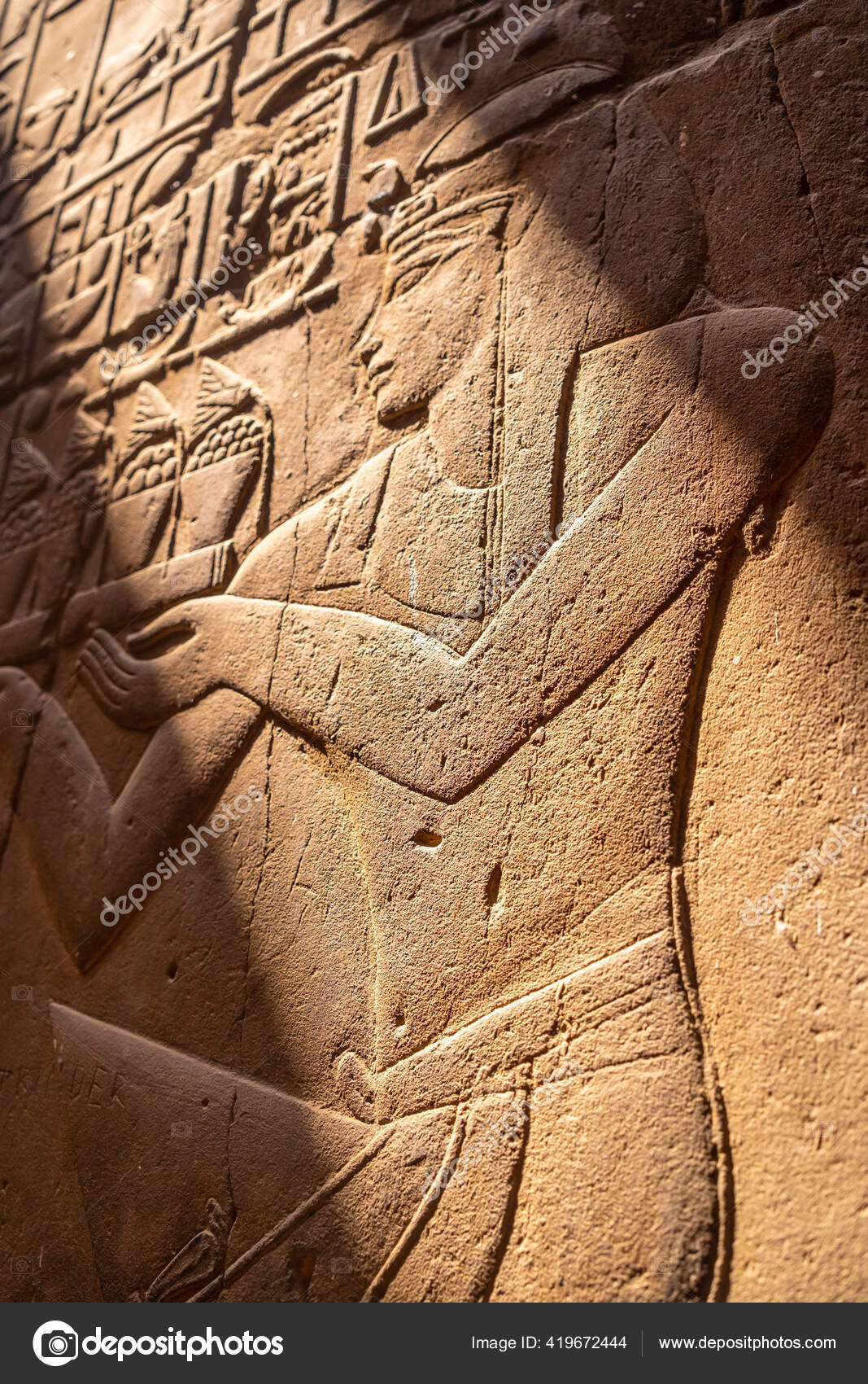 Beautiful Natural Light Ancient Egyptian Drawings Luxor Temple Egypt ...