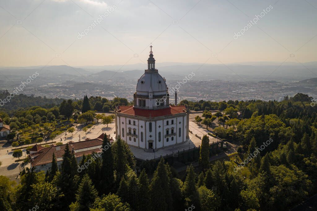 Vista aérea del dron del Santuario Sameiro en Braga, Portugal 2022