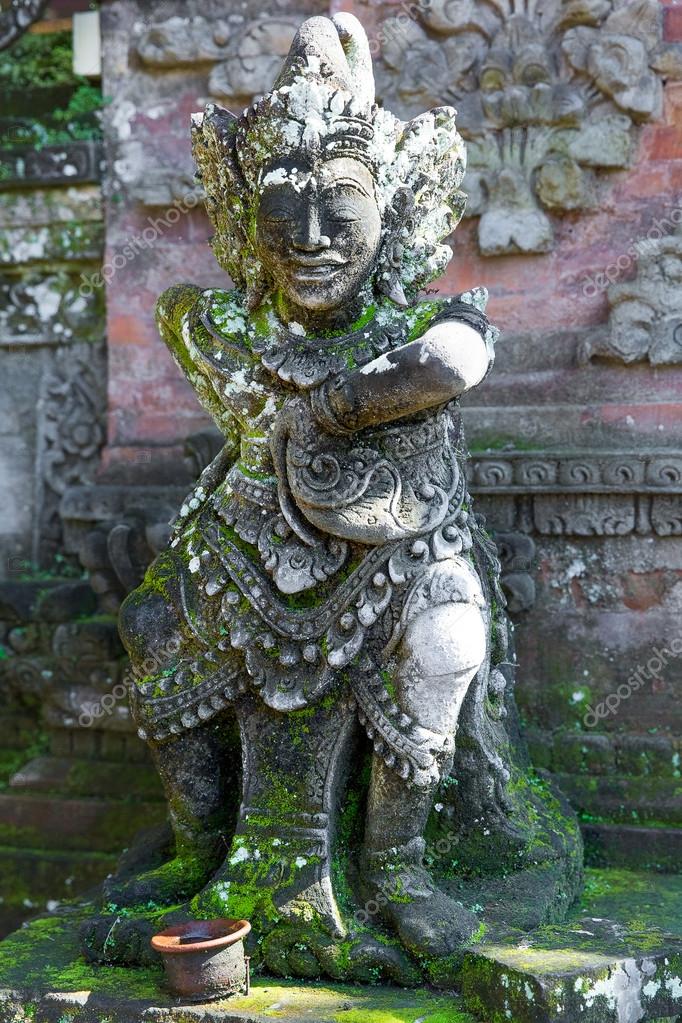 Balinese God statue in temple complex, Bali, Indonesia — Stock Photo ...
