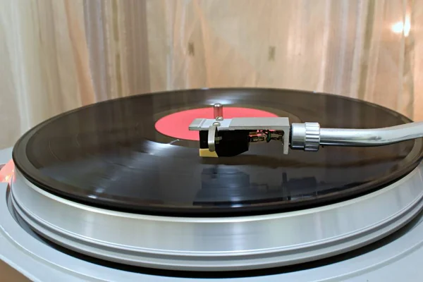 Vinyl record on turntable Stock Photos, Royalty Free Vinyl record on ...