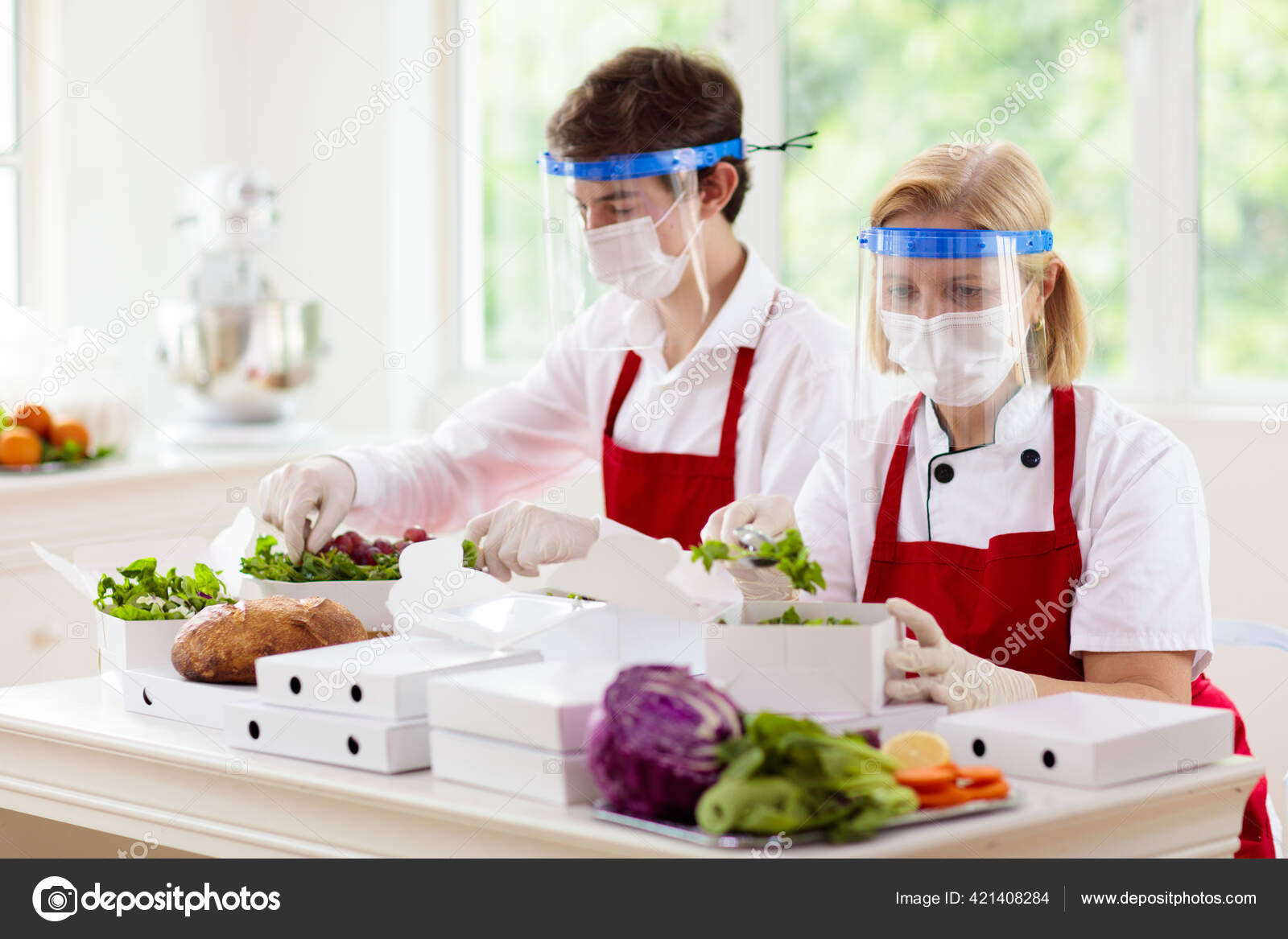Food Takeaway Restaurant Coronavirus Outbreak Cafe Staff Face Mask ...