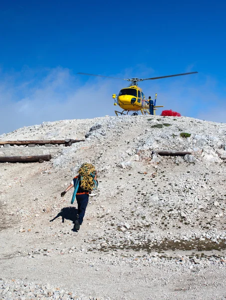 39 Helicopter drop off Stock Photos | Free & Royalty-free Helicopter ...