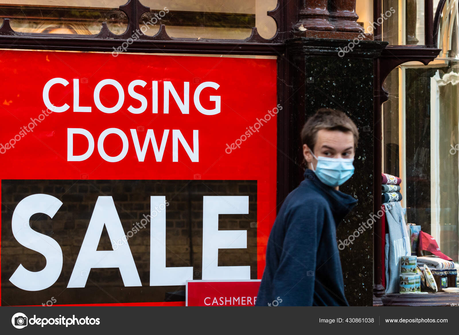 Closing Down Sale poster on a clothing store window due to covid-19 ...