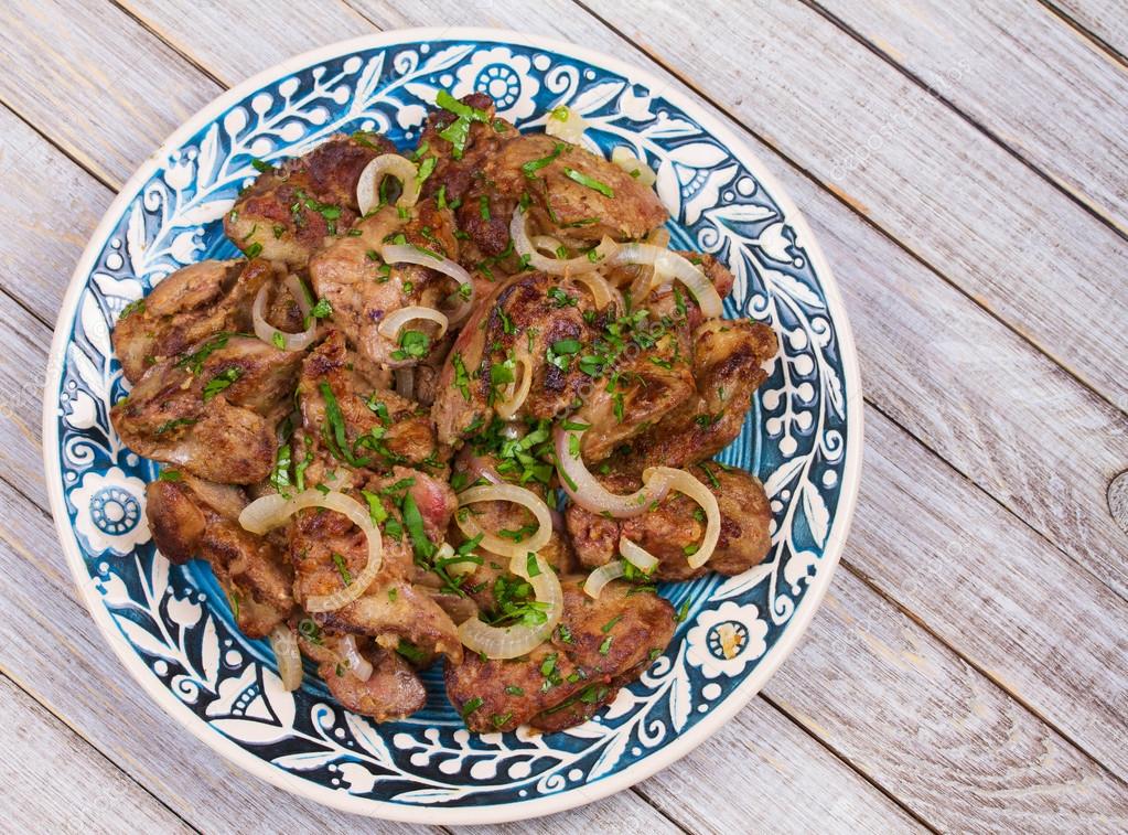 Hígado de pollo salteado con manzana y cebolla 2022