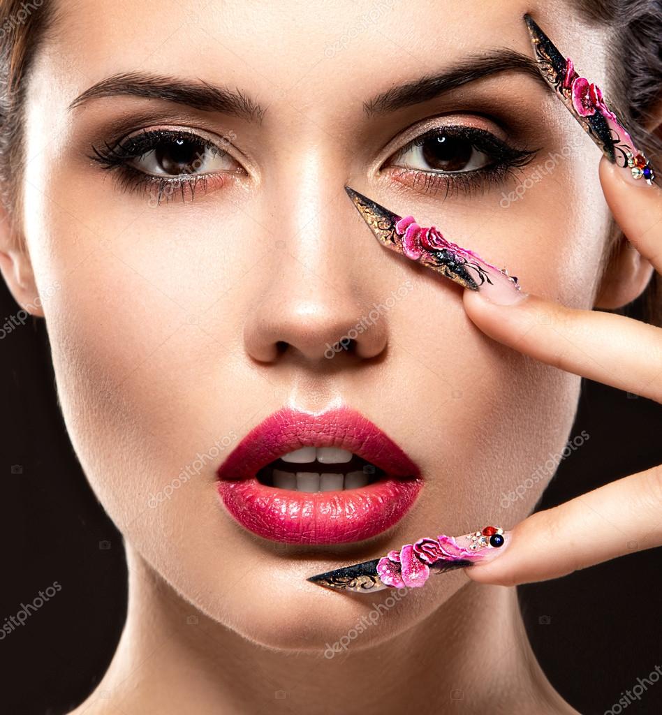 Beautiful Girl With Long Nails And Sensual Lips Beauty Face — Stock