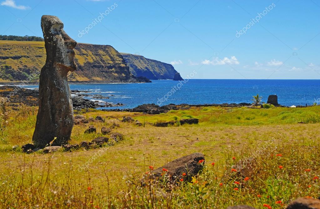 Moai, Easter Island, Rapa Nui, Chile — Stock Photo © Nyker #54684121