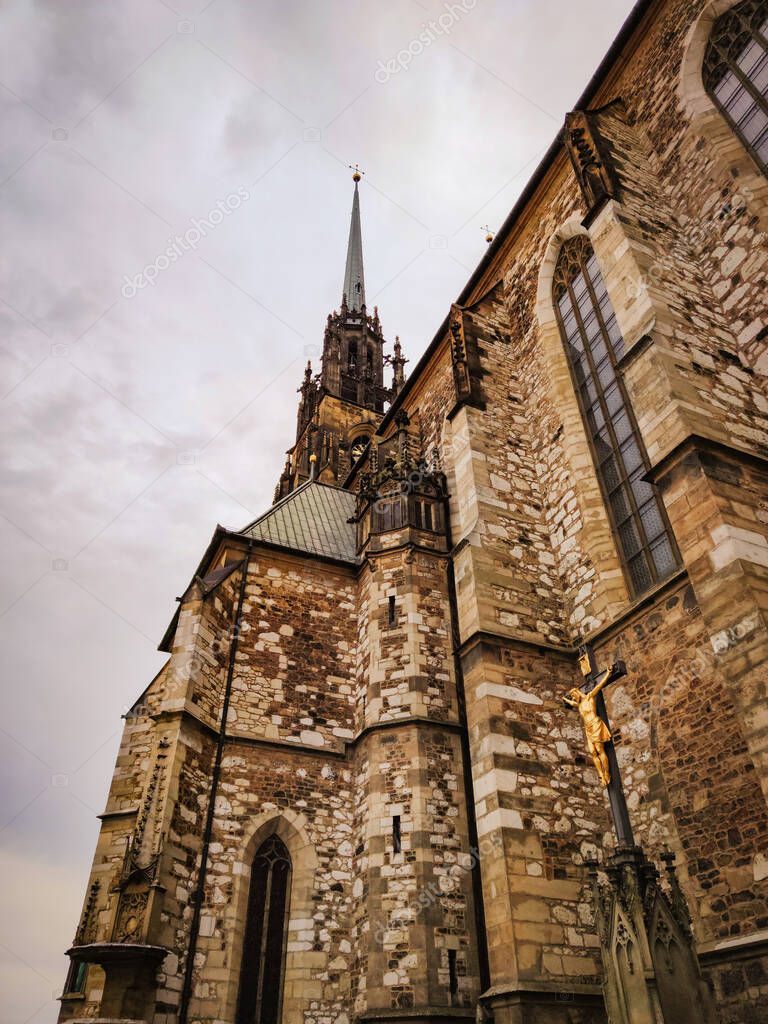 Brno, República Checa, agosto 2021 - Vista de la Catedral de San Pedro ...