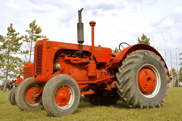 Pictures: tractor pull | Case 1070 Orange & White Tractor – Stock ...