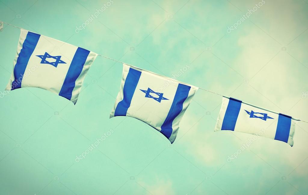 Israel Flag chain on Independence Day - vintage effect — Stock Photo ...