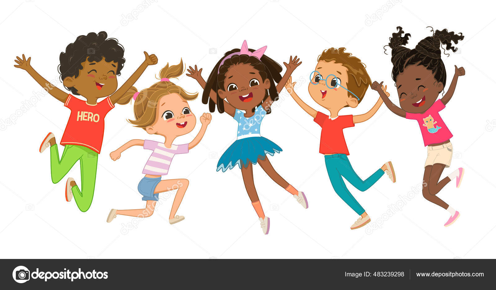 Multikulturella pojkar och flickor leker tillsammans, hoppar glatt och ...