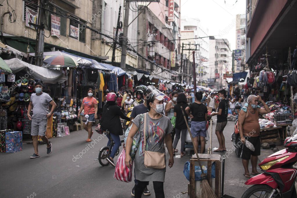 Tondo, Manila, Filipinas - Nov 2020: Una animada escena de fin de ...