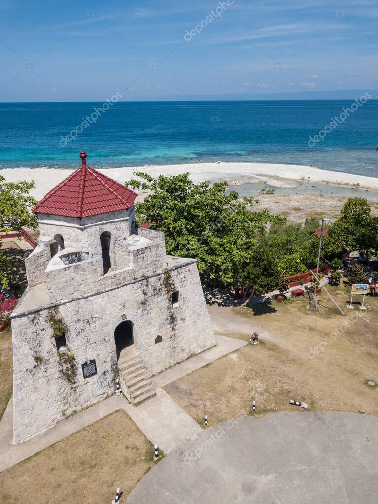 Maribojoc, Bohol, Filipinas - Junio 2019: Punta Cruz Watch Tower, una ...