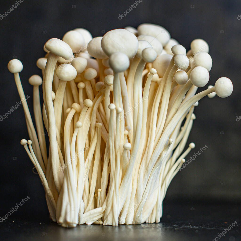 Enoki Hongos Enokitake Flammulina velutipes comestible Japonés Hot Pot ...