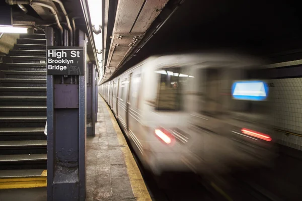 Subway light Stock Photos, Royalty Free Subway light Images | Depositphotos