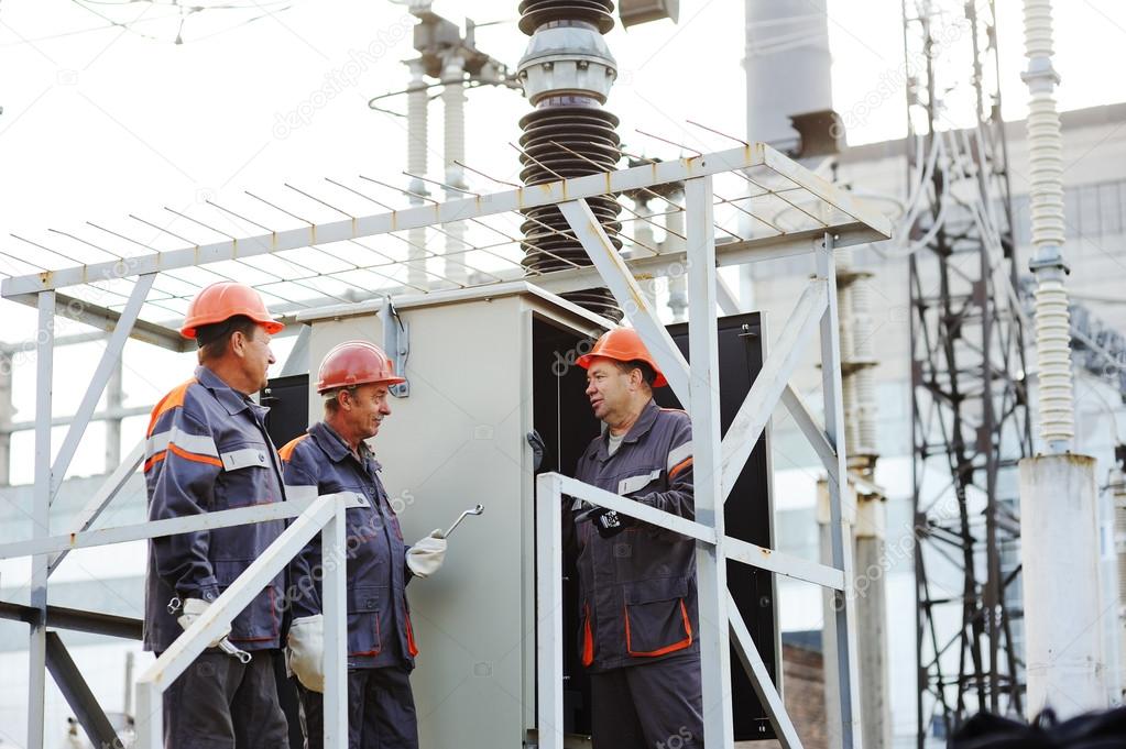 Workers repairing a transformer at the power station. — Stock Photo ...