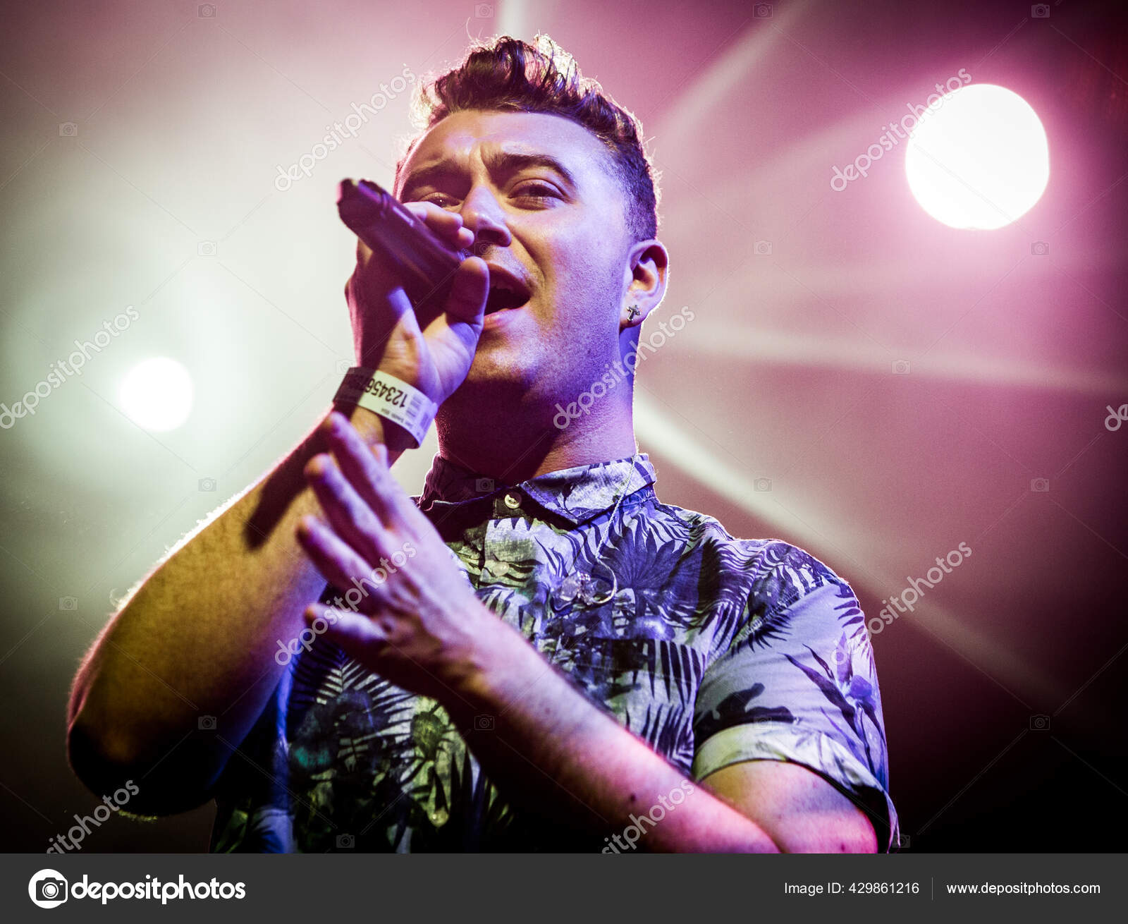 Sam Smith Performing Stage Music Festival — Stock Editorial Photo ...