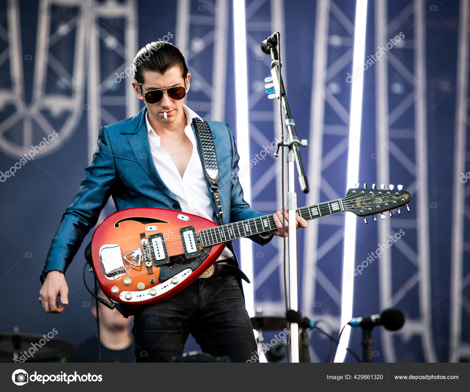 Arctic Monkeys Performing Stage Music Festival — Stock Editorial Photo ...