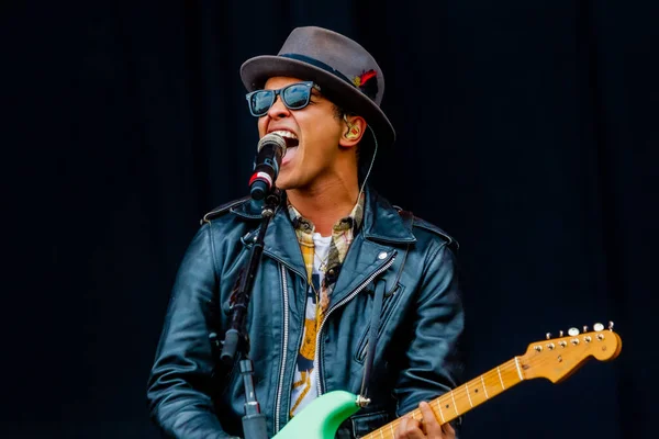 Bruno mars images libres de droit, photos de Bruno mars | Depositphotos