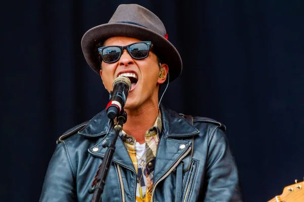 Bruno mars images libres de droit, photos de Bruno mars | Depositphotos