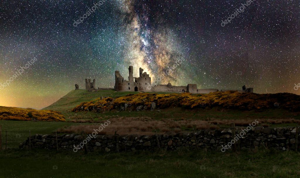 El castillo de Dunstanburgh es una fortificaci n del siglo XIV en la ...