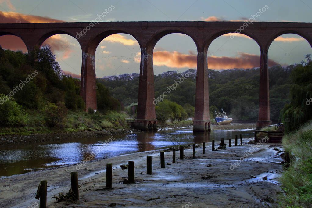 El viaducto de Larpool, también conocido como el viaducto de Esk Valley ...