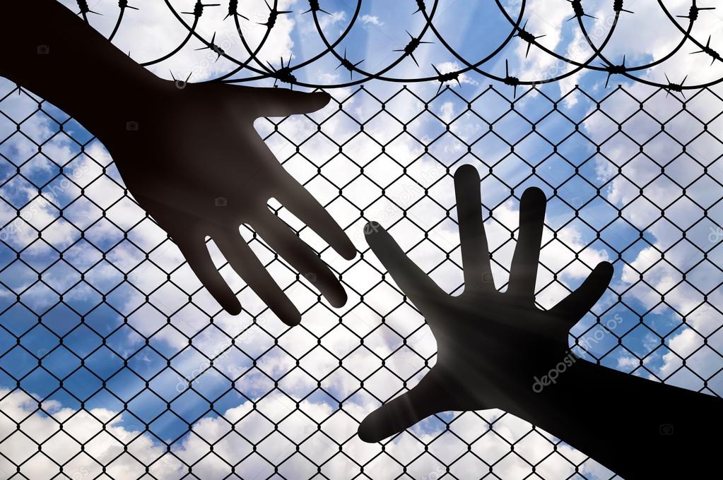 Helping Hand, reaches for the hand of a refugee — Stock Photo ...