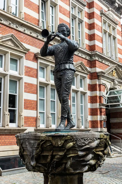 Pied piper statue Stock Photos, Royalty Free Pied piper statue Images ...