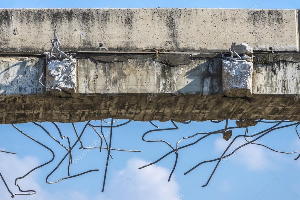 Demolición de un puente 2023