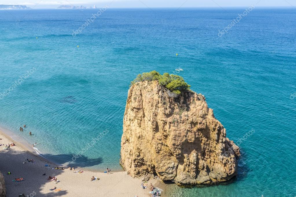 Illa Roja beach in Costa Brava, Catalonia, Spain — Stock Editorial ...