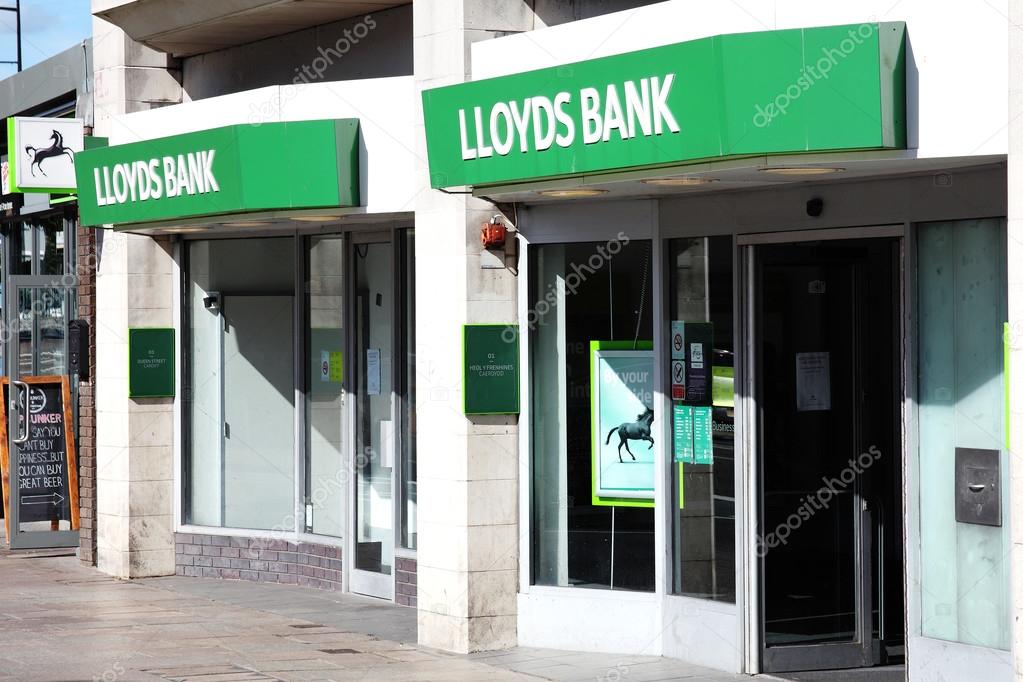 Lloyds bank branch – Stock Editorial Photo © lenschanger #123845380 Lloyds bank branch – Stock Editorial Photo © lenschanger #123845380