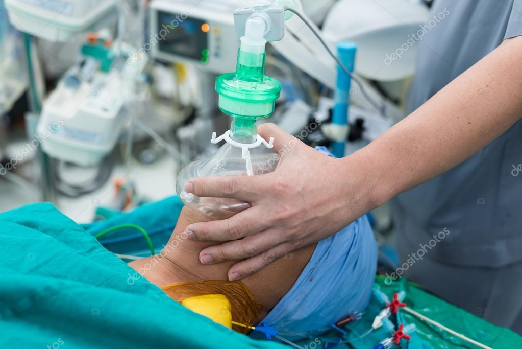 Pre oxygenation chin up position with holding oxygen mask ready Stock ...