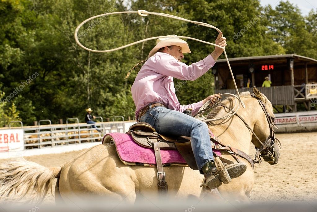 Rodeo competition in ranch roping – Stock Editorial Photo © foto.lenpri ...