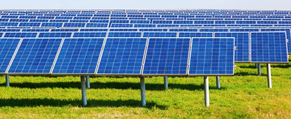 Zonnecollectoren Stock Photos, Royalty Free Zonnecollectoren Images ...