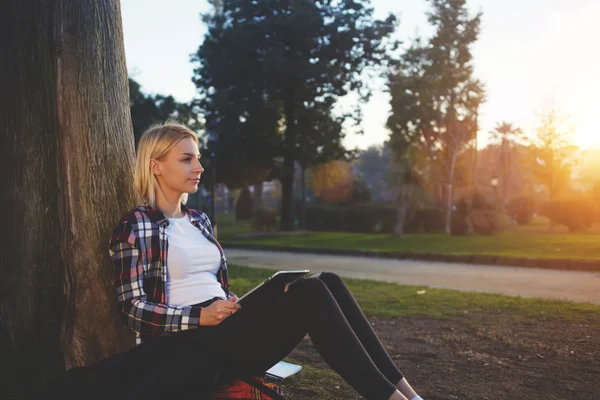 Woman thinking outside Stock Photos, Royalty Free Woman thinking ...