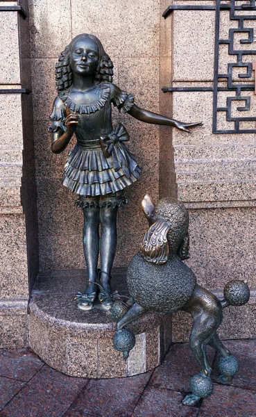 Cute statues Stock Photos, Royalty Free Cute statues Images | Depositphotos