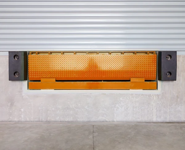 Dock leveler Stock Photos, Royalty Free Dock leveler Images | Depositphotos