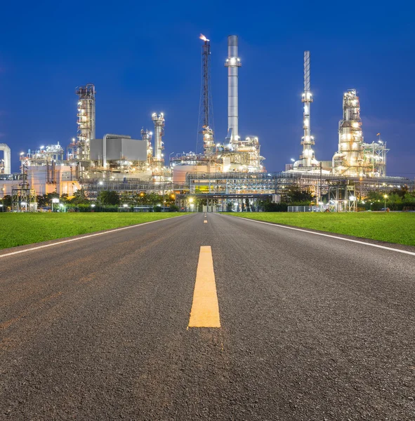 Refinery Stock Photos, Royalty Free Refinery Images | Depositphotos