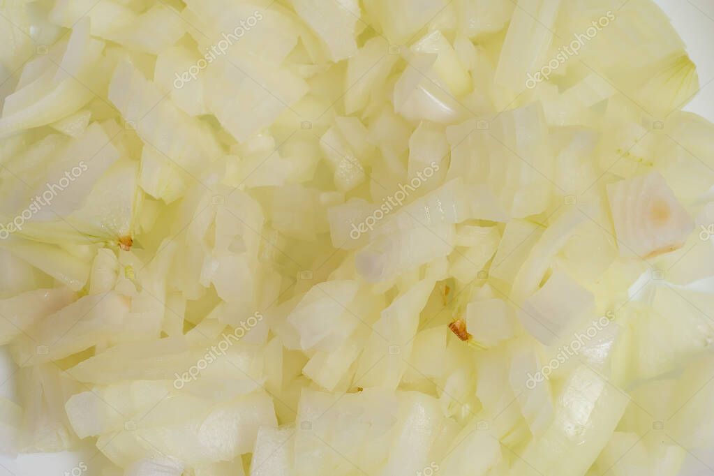 Cebollas cortadas y picadas de cerca. Un ingrediente popular que se ...