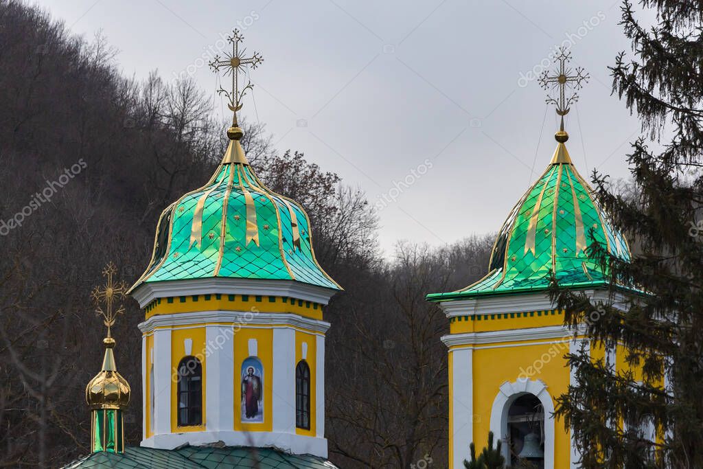 6 de diciembre de 2020 Saharna Moldova es el monasterio más famoso del ...